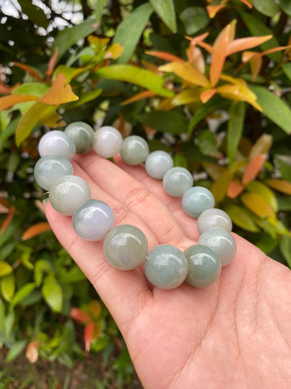Natural White Green Jade Bracelet | LINE SHOPPING