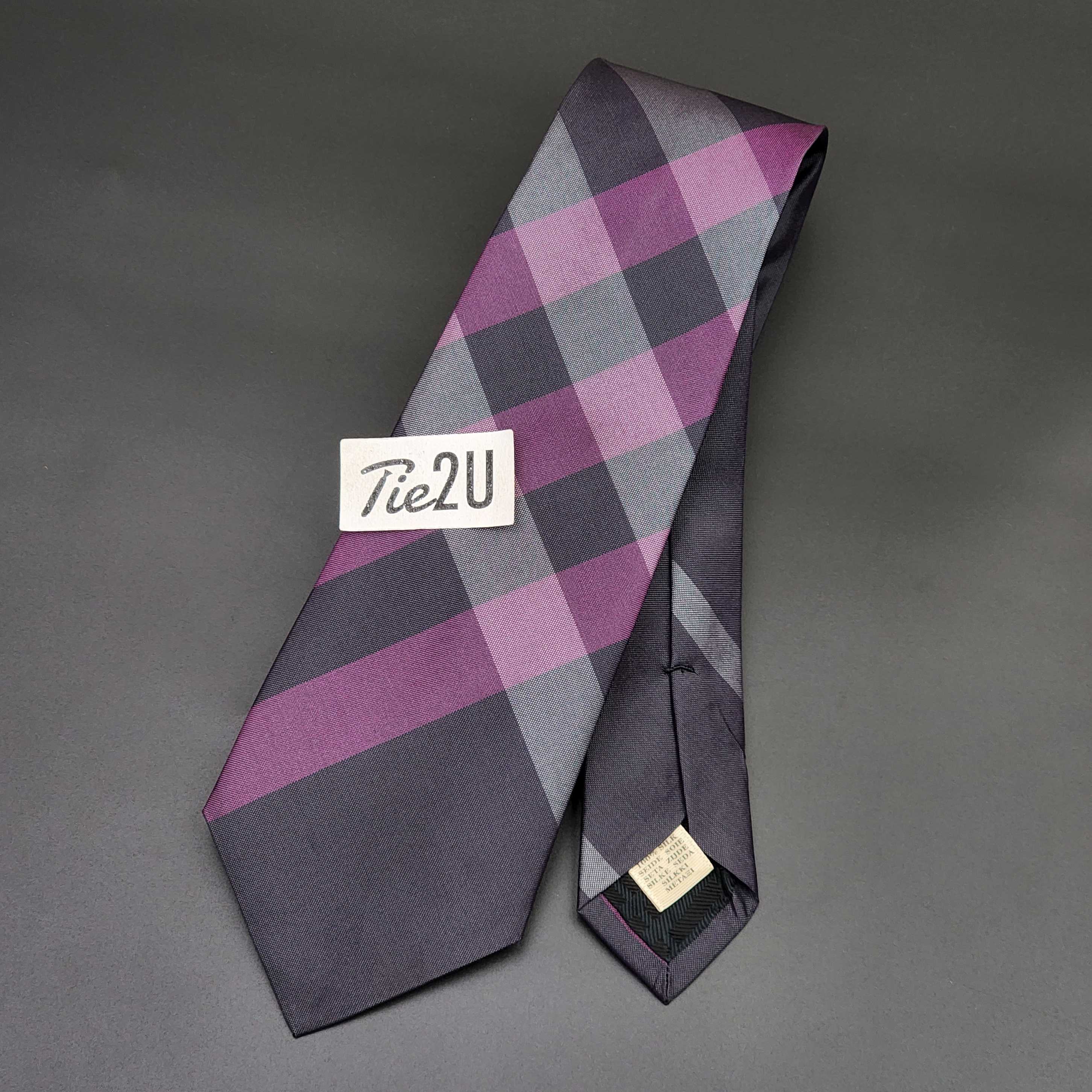 Burberry necktie | LINE SHOPPING