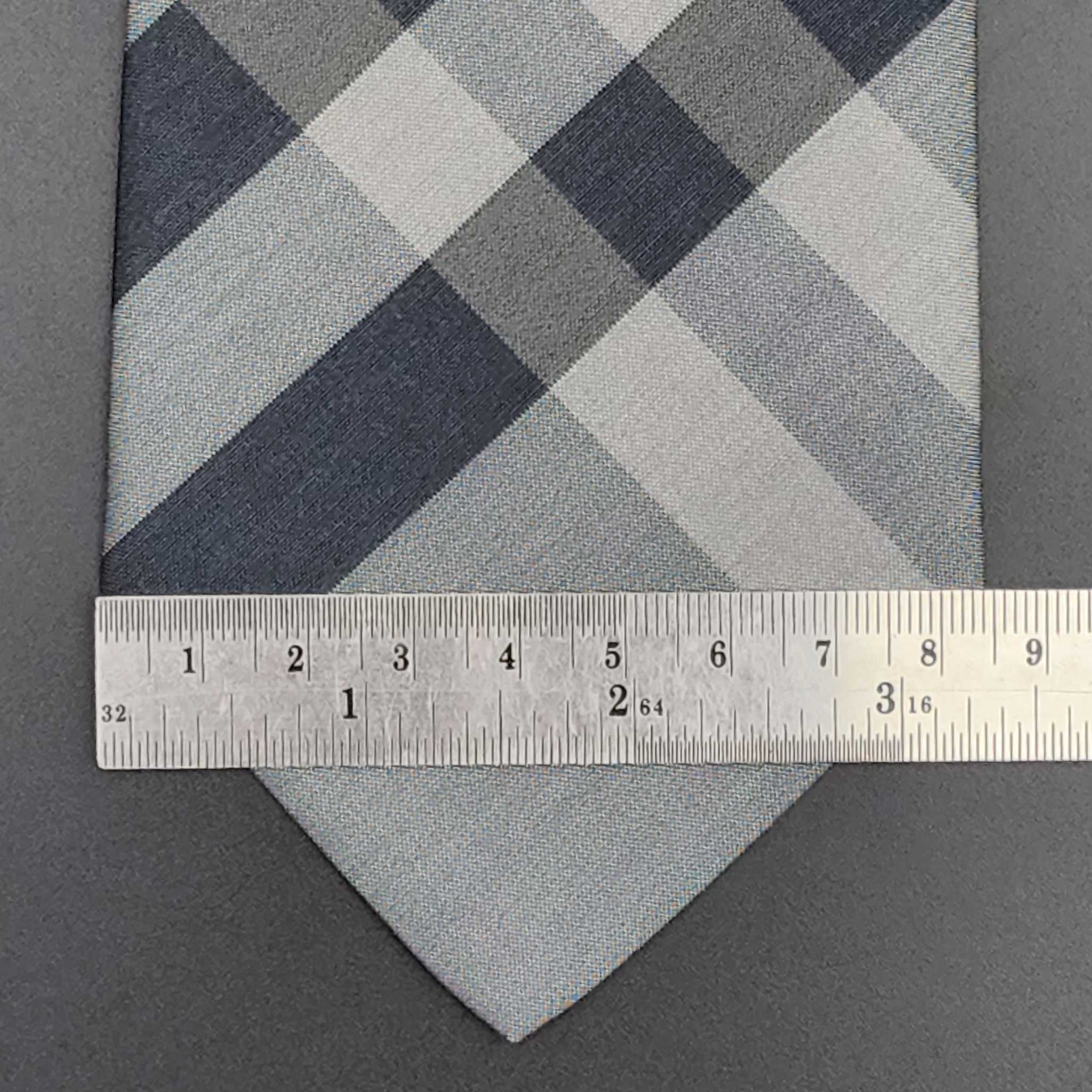 Burberry necktie | LINE SHOPPING