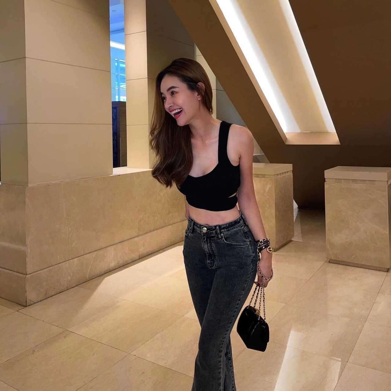 PONY JEANS โพนี่ กางเกงยีนส์ผู้หญิงทรงเอวสูงขาม้า | LINE SHOPPING