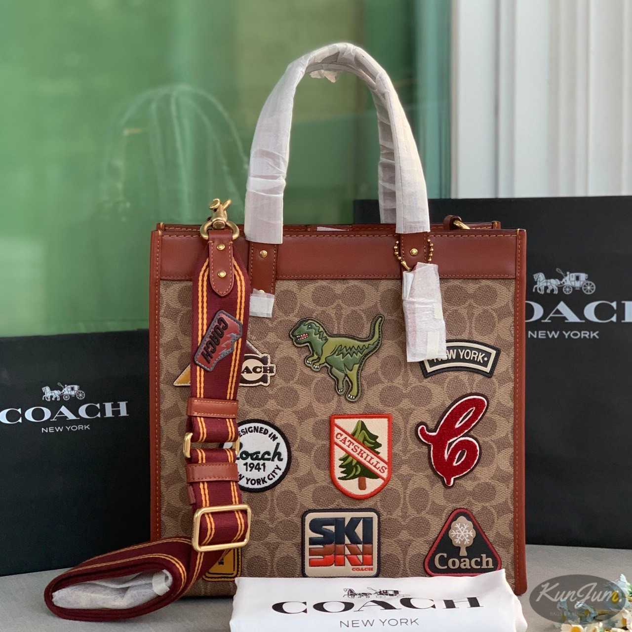 COACH (Style No.C6846) | LINE SHOPPING