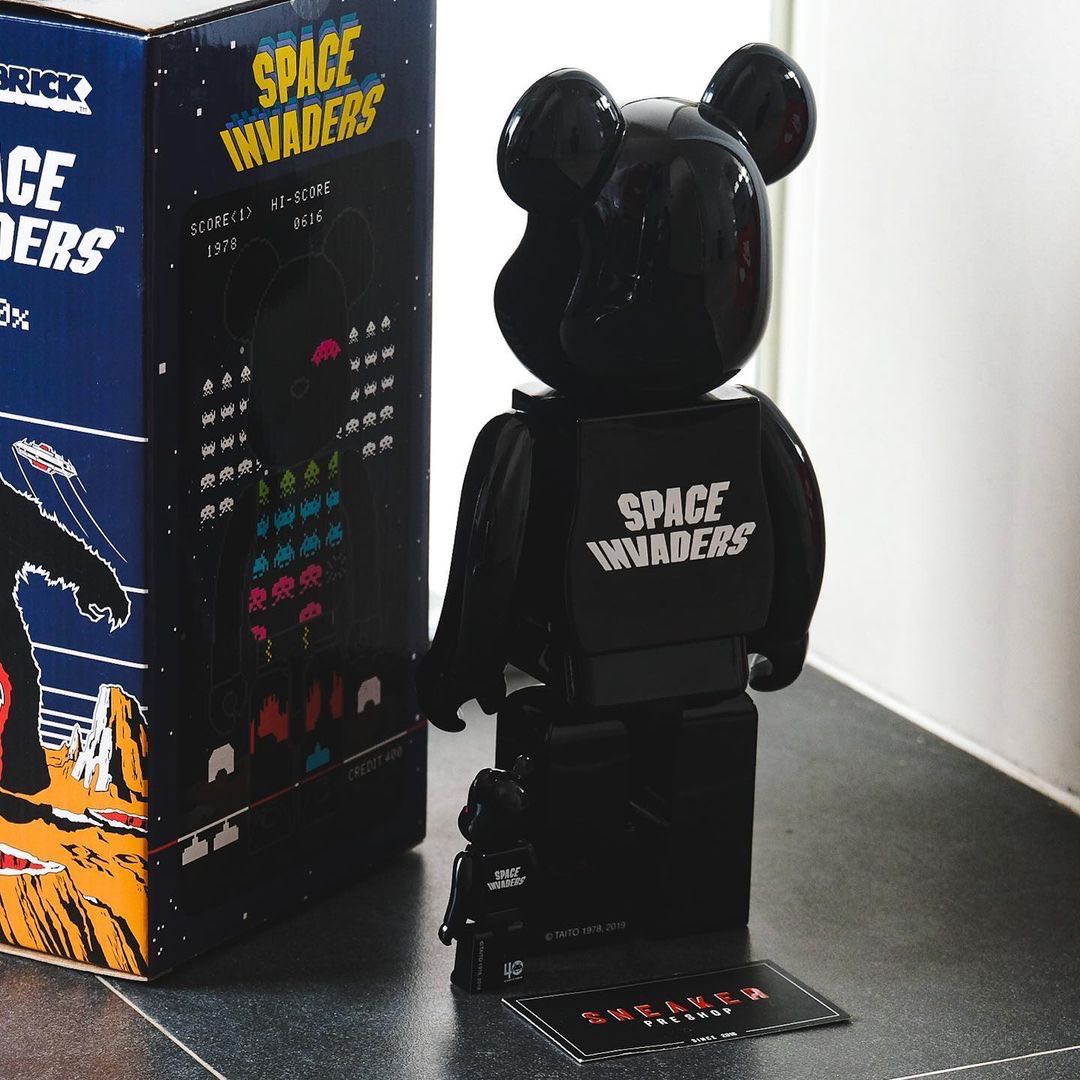Bearbrick Space Invaders 400% | LINE SHOPPING
