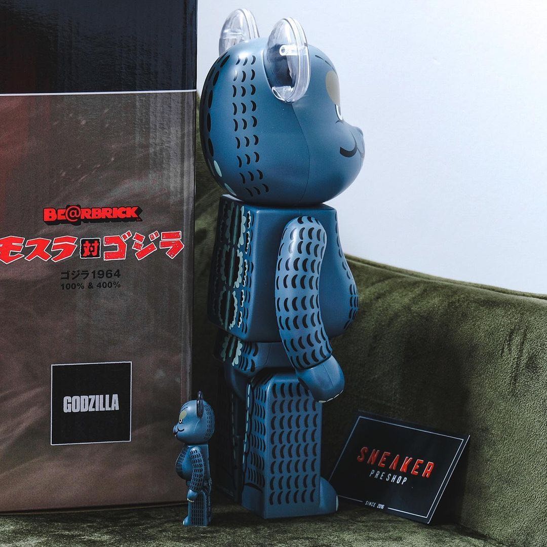 Bearbrick Godzilla 1964 Mortha vs. Godzilla 100%+400% | LINE SHOPPING