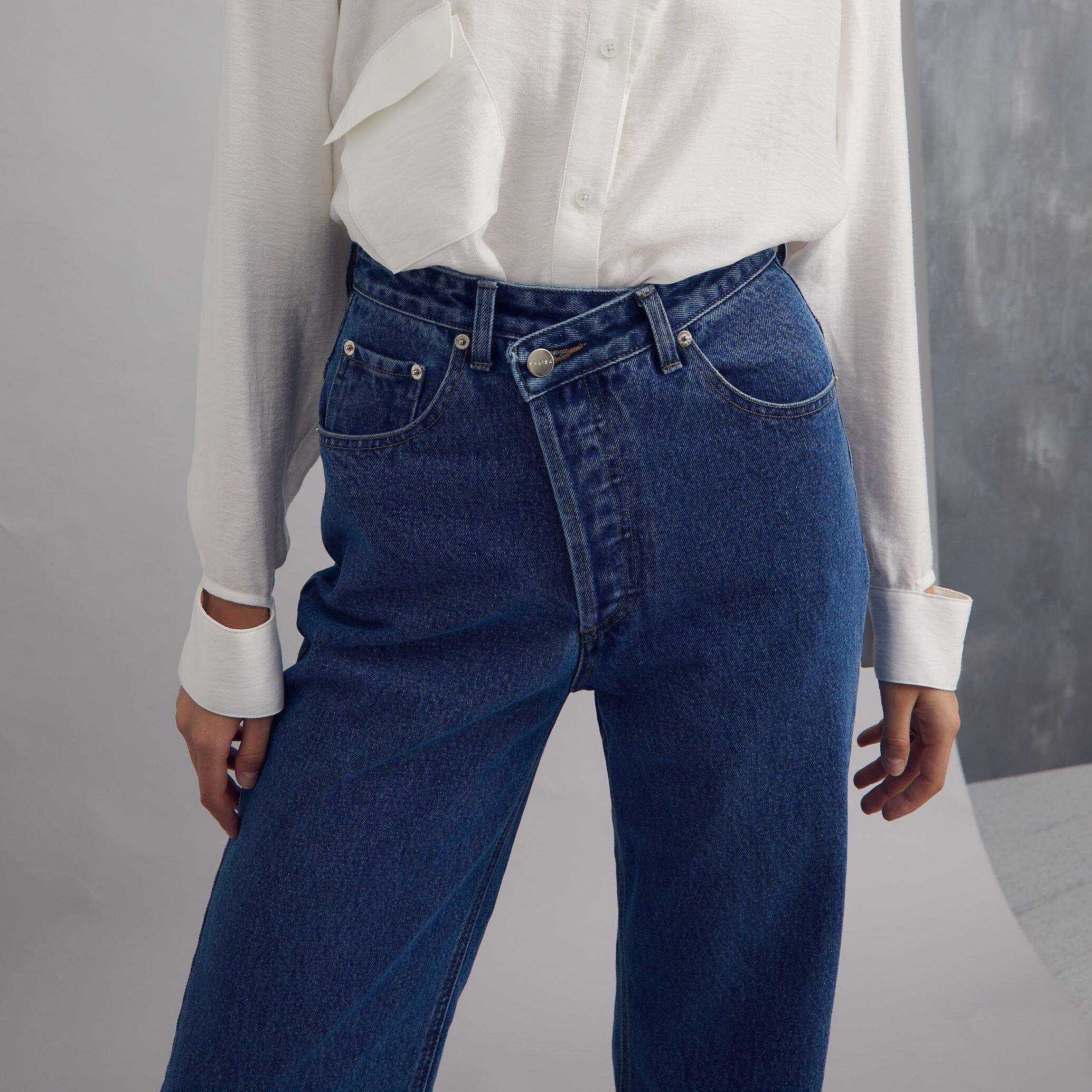 JEANS OVERLAP Mid Blue | LINE SHOPPING