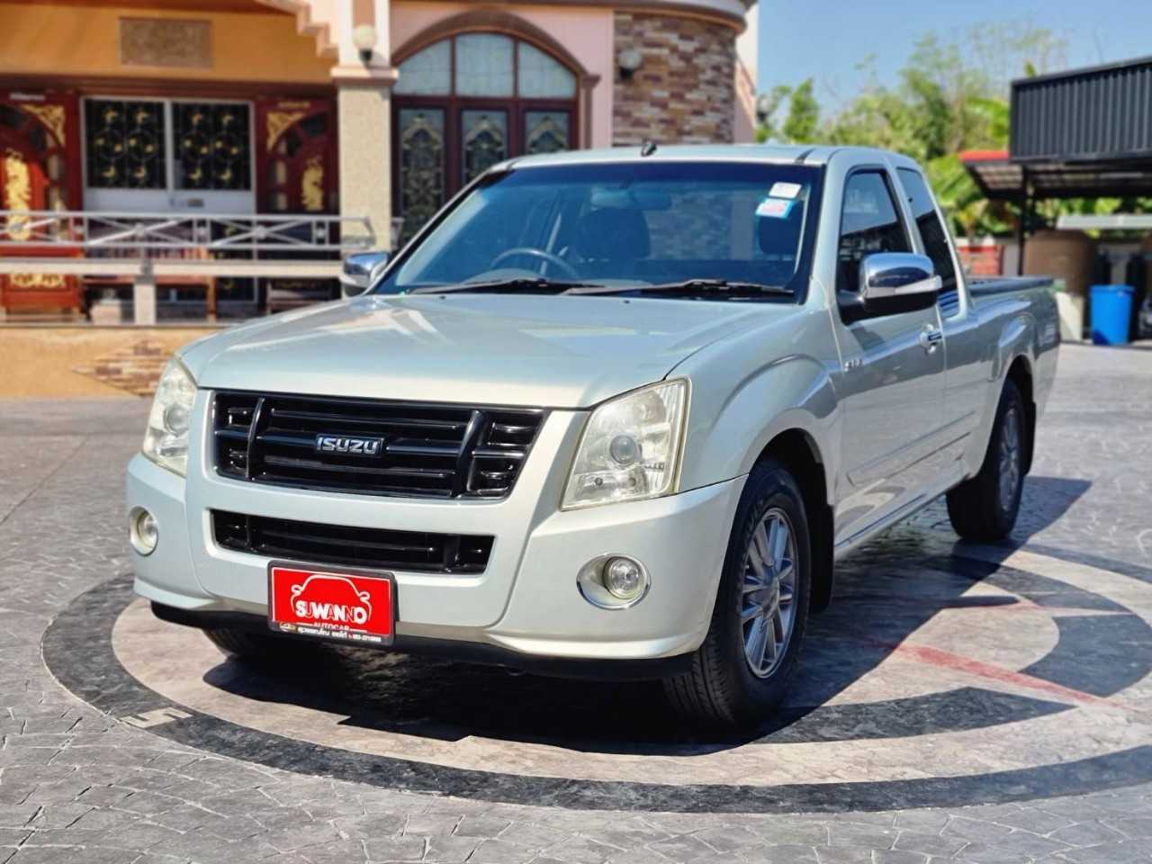 ISUZU D-MAX SPACECAB SLX 2.5 i-TED PLATINUM M | LINE SHOPPING