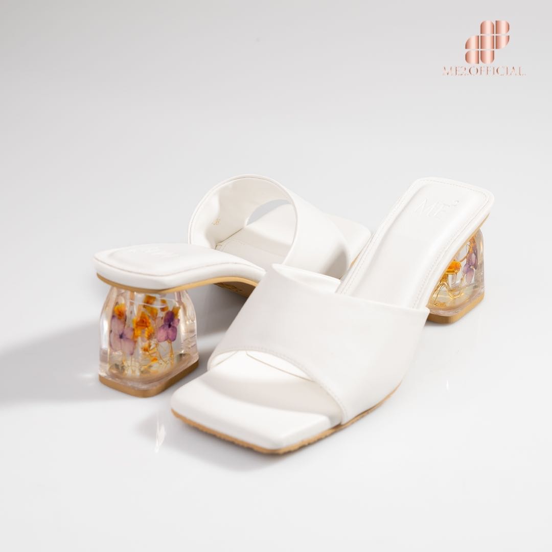 Viola Snow White | LINE SHOPPING