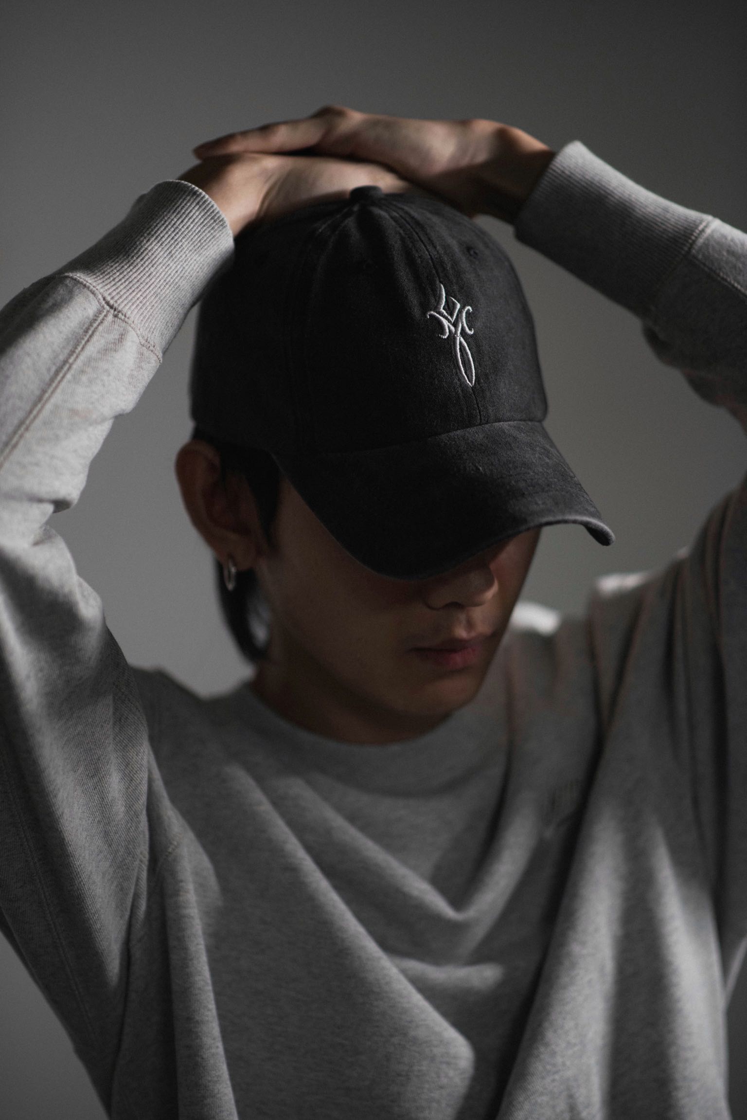 LUCIAN MOON | LINE SHOPPING