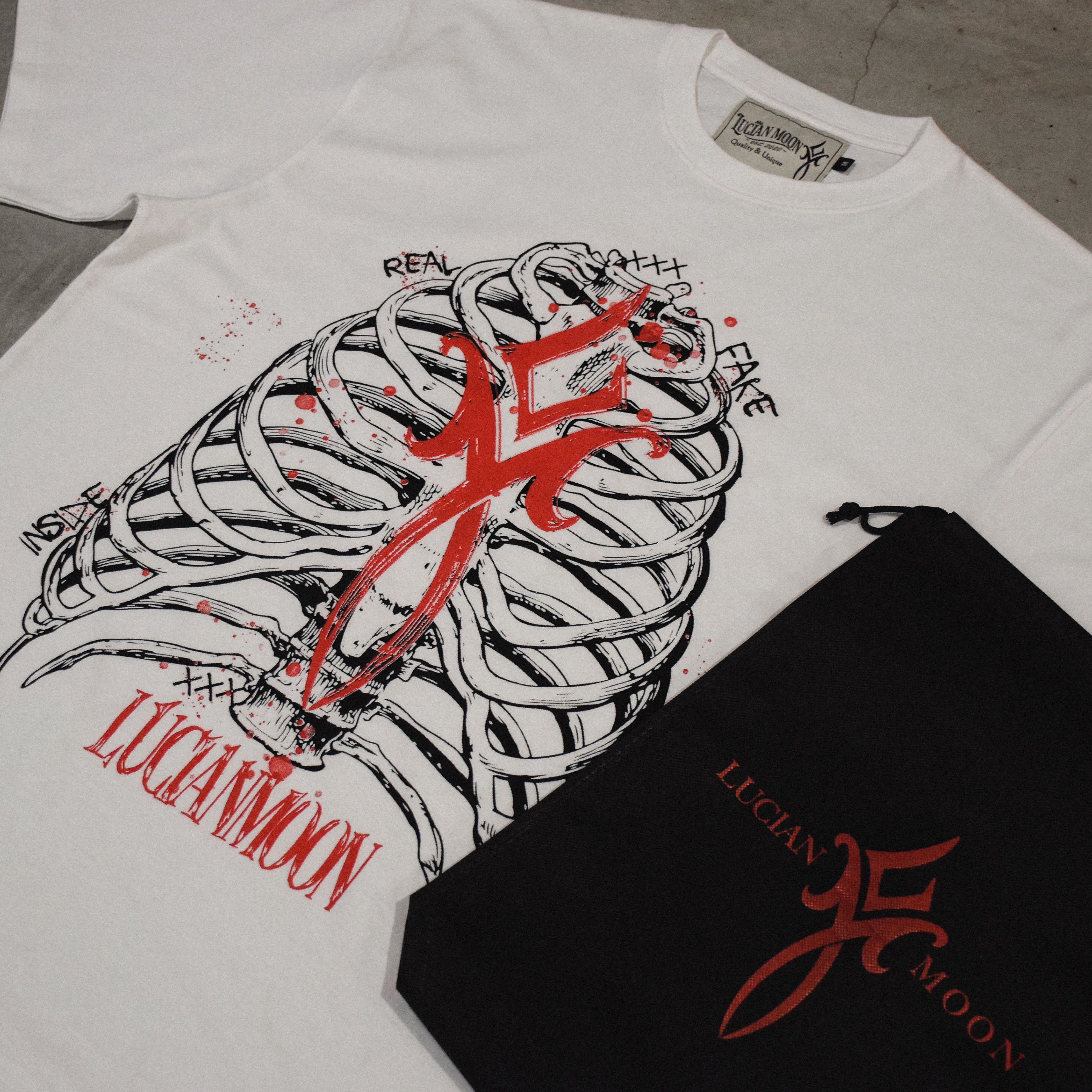 LUCIAN MOON | LINE SHOPPING