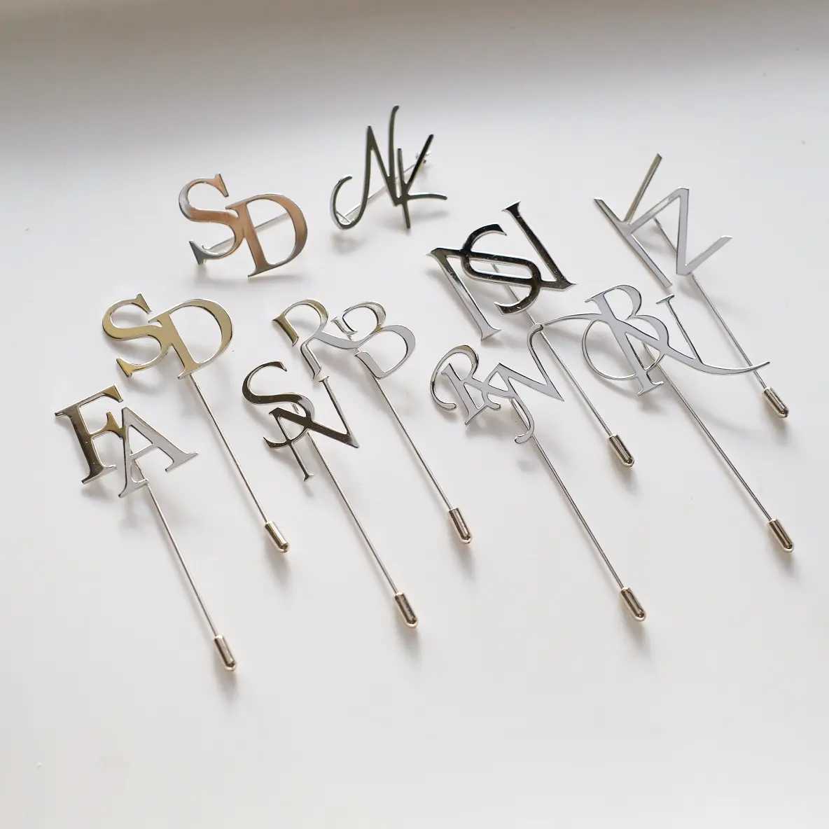 Lapel pin / Brooch - เข็มพิณติดสูท / เข็มกลัด (อักษรย่อ 2 ตัว) | LINE SHOPPING