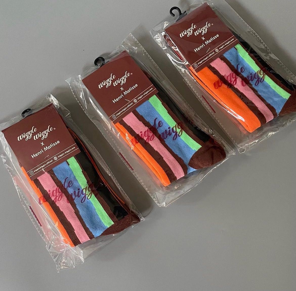 Wiggle socks | LINE SHOPPING