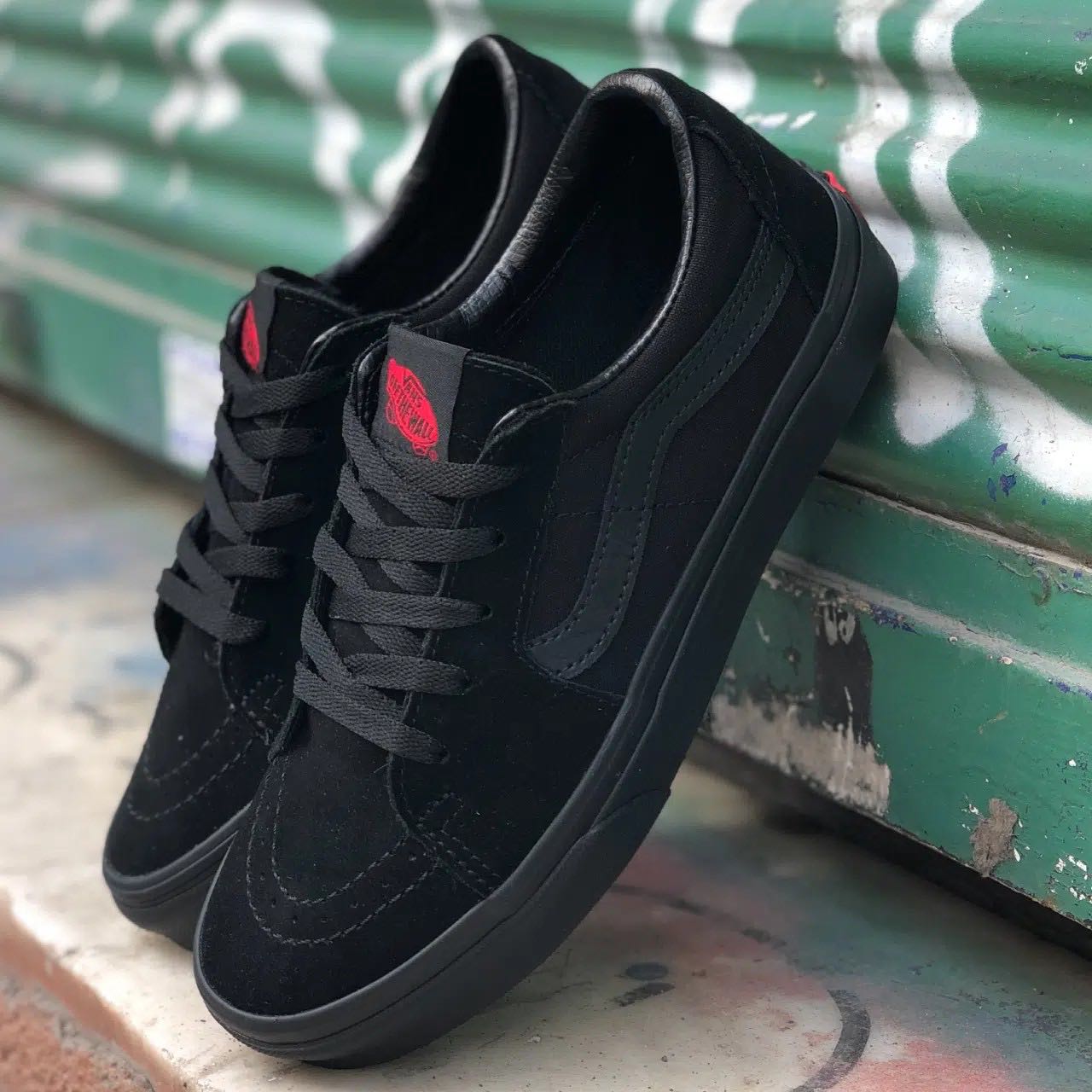 Vans Sk8-Low | Black/Black | LINE SHOPPING