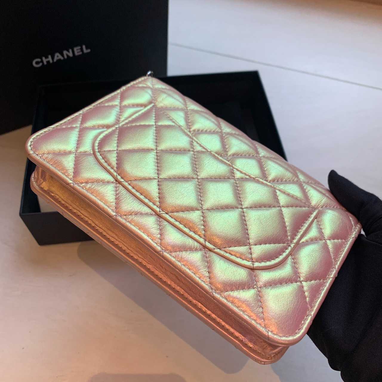 CO221006293 / Chanel / WOC Iridescent Calfskin SHW Microchip | LINE ...