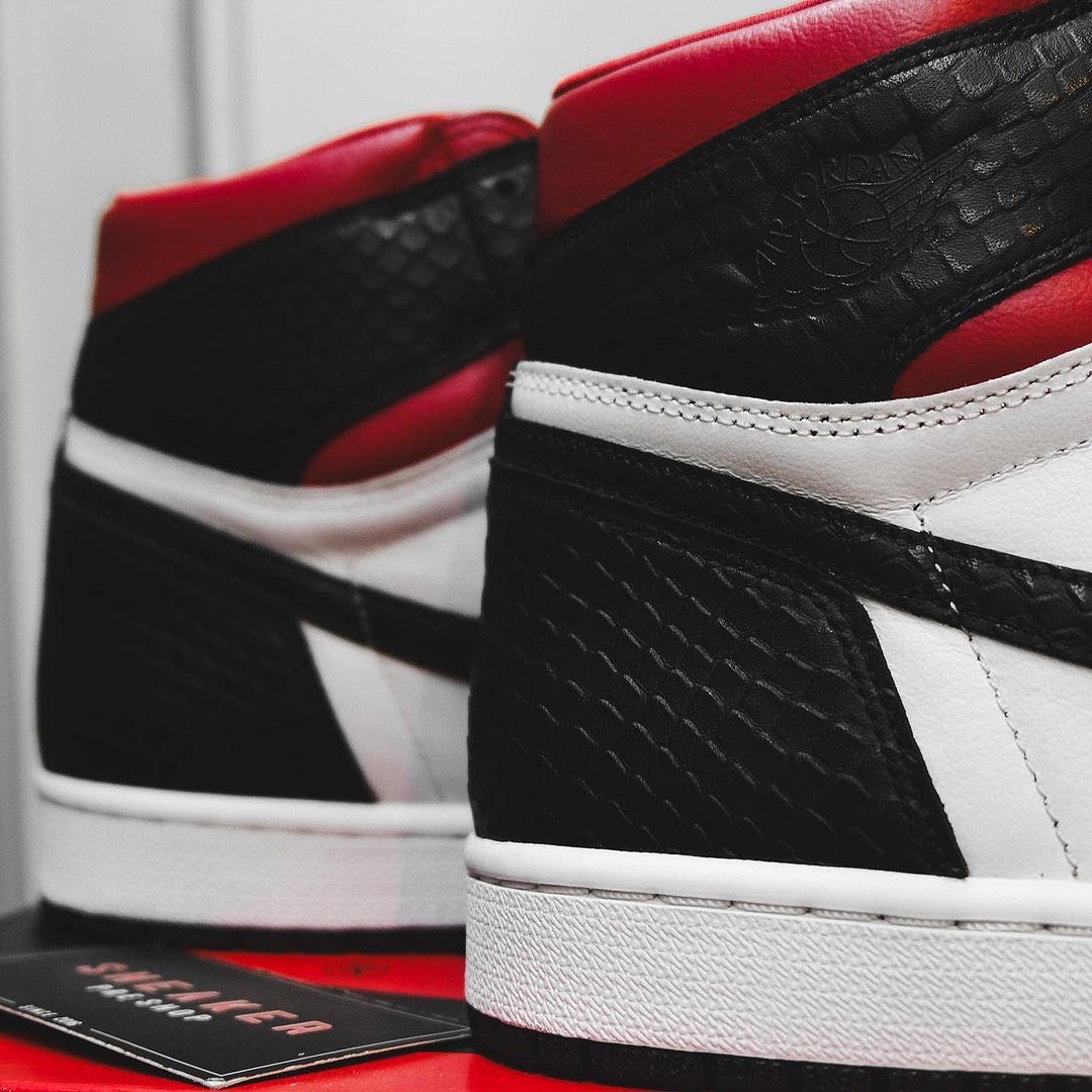 Air Jordan 1 Retro High Satin Snake Chicago | LINE SHOPPING