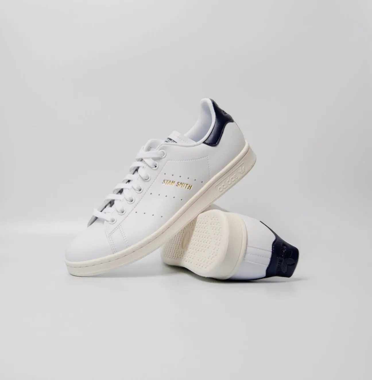 📌(ทักเชทก่อนสั่งซื้อ Adidas stand Smith ท้ายกรม | LINE SHOPPING