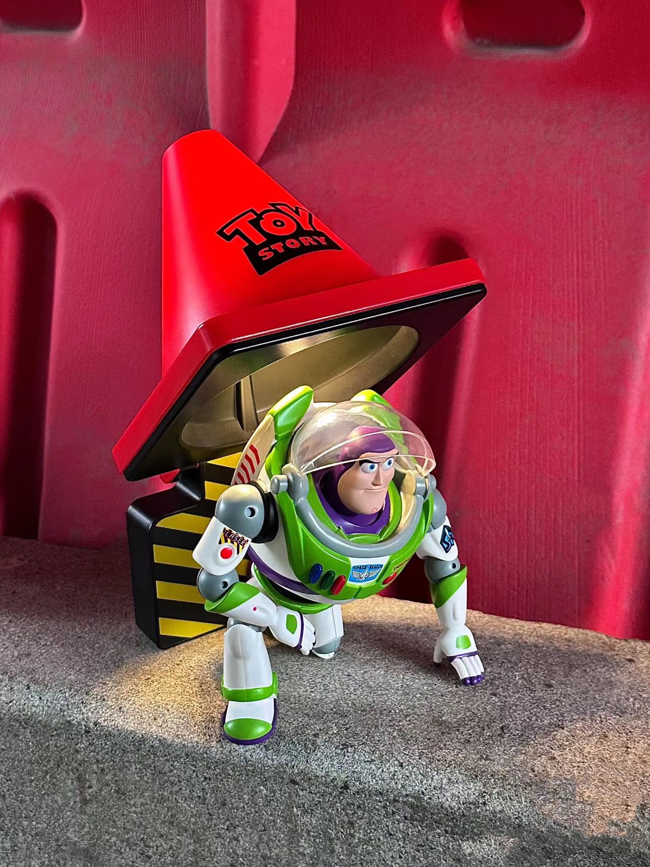 🛒Pre-order Buzz lightyear lamp | LINE SHOPPING