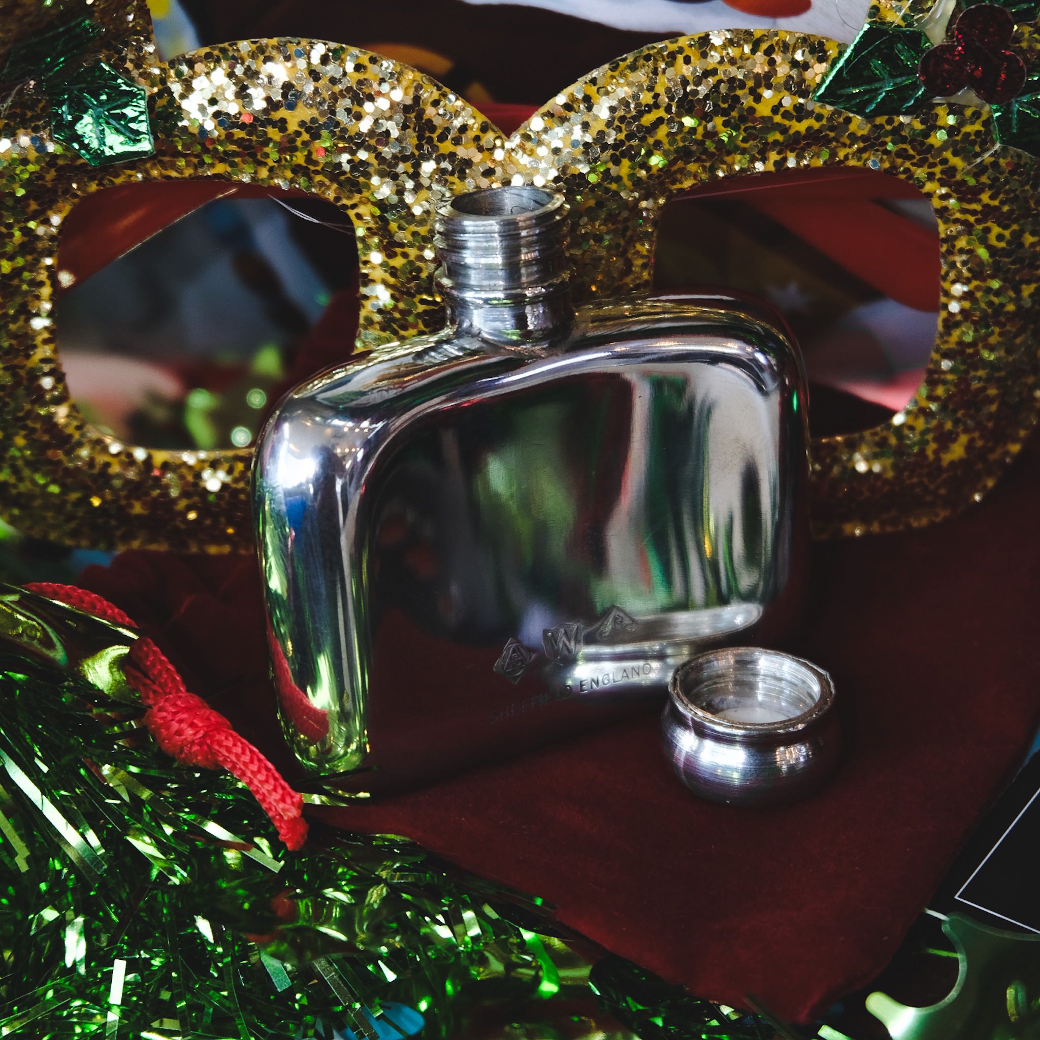 Supreme Pewter Mini Flask Silver | LINE SHOPPING