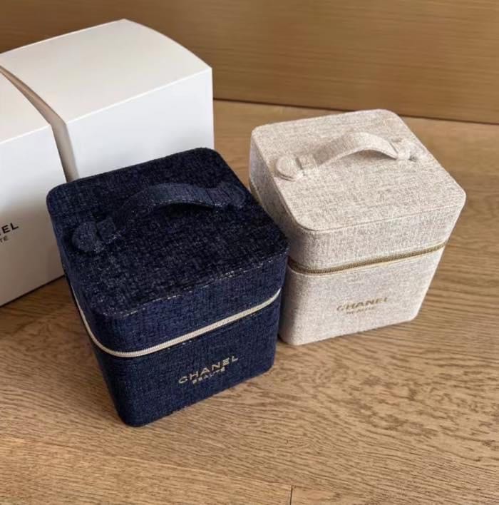 Chanel Beaute Gift Jewelry Box Makeup Box Large Size | LINE SHOPPING