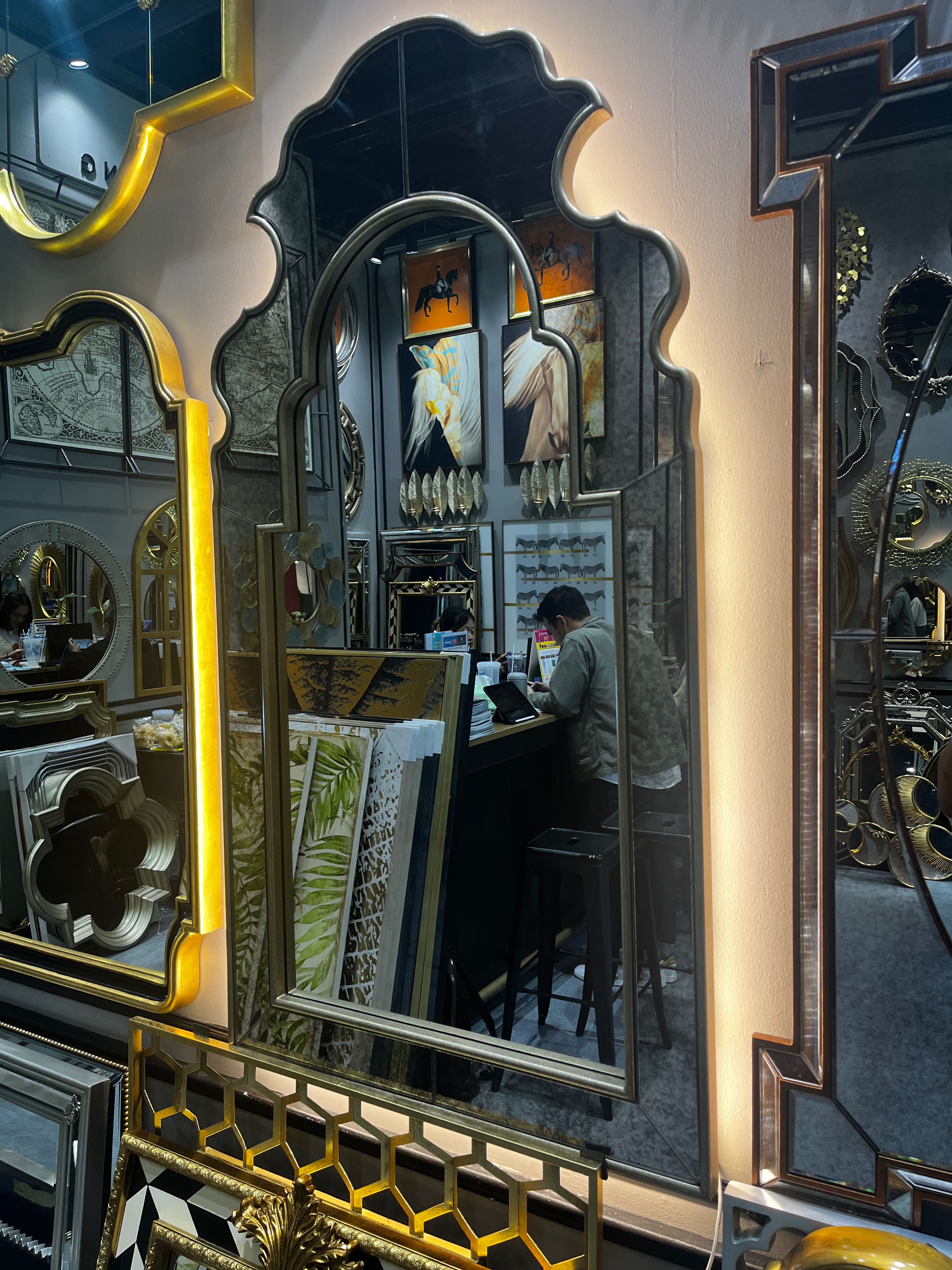 กระจกตกแต่งผนังดีไซน์ Muro Living รุ่น WILLA LED | LINE SHOPPING