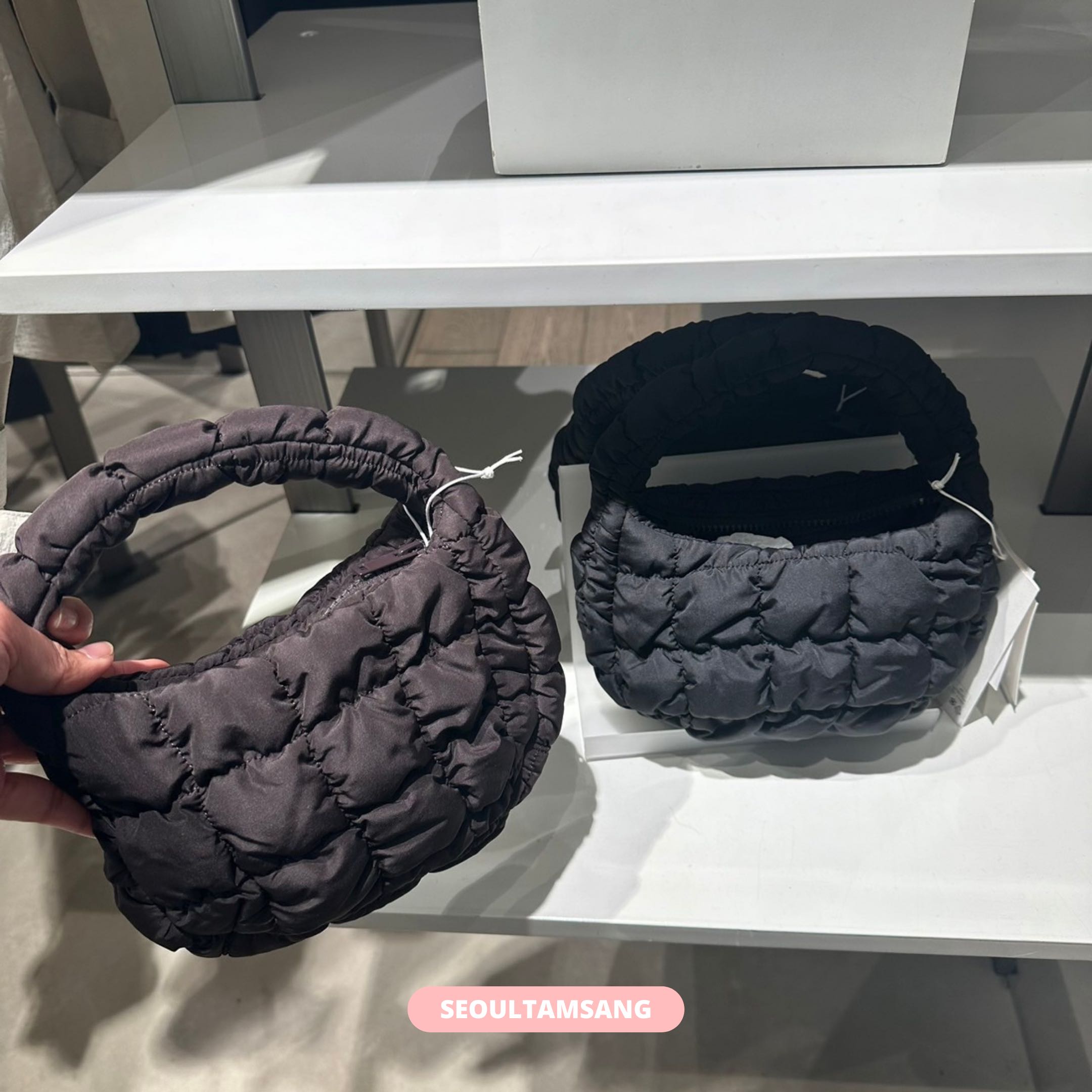 (พร้อมส่ง) COS Quilted Micro Bag จาก Cos Korea 🇰🇷 | LINE SHOPPING
